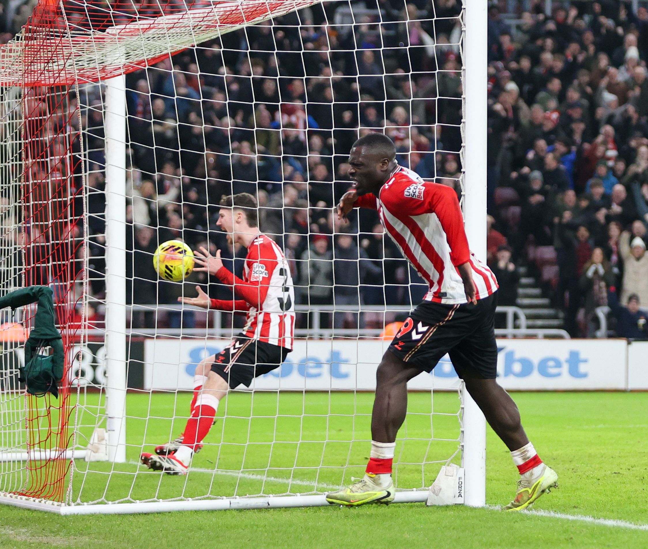 2 up, 2 down: Sunderland see off Palace for another home success!