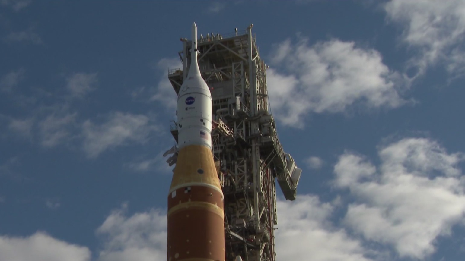 NASA’s towering Artemis II rolls out for critical launch‑pad testing