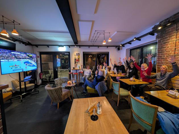 Fans feiern deutschen EM-Sieg im Schlachthof