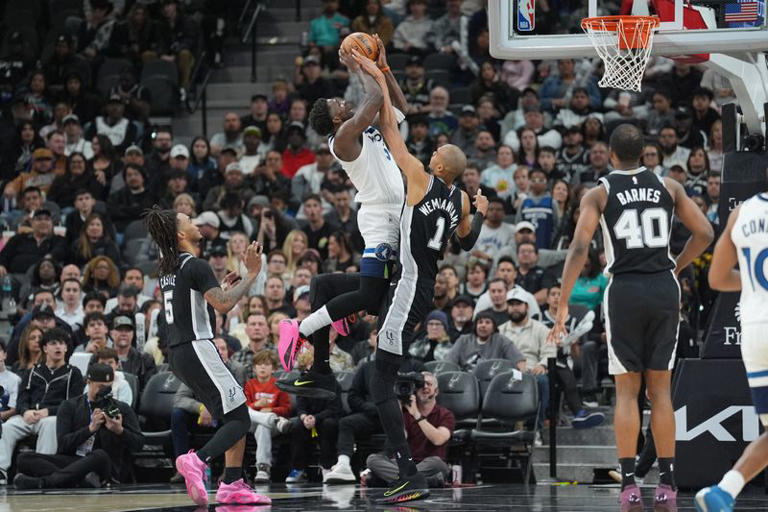 NBA roundup: Spurs hold off Anthony Edwards (55 points), Timberwolves
