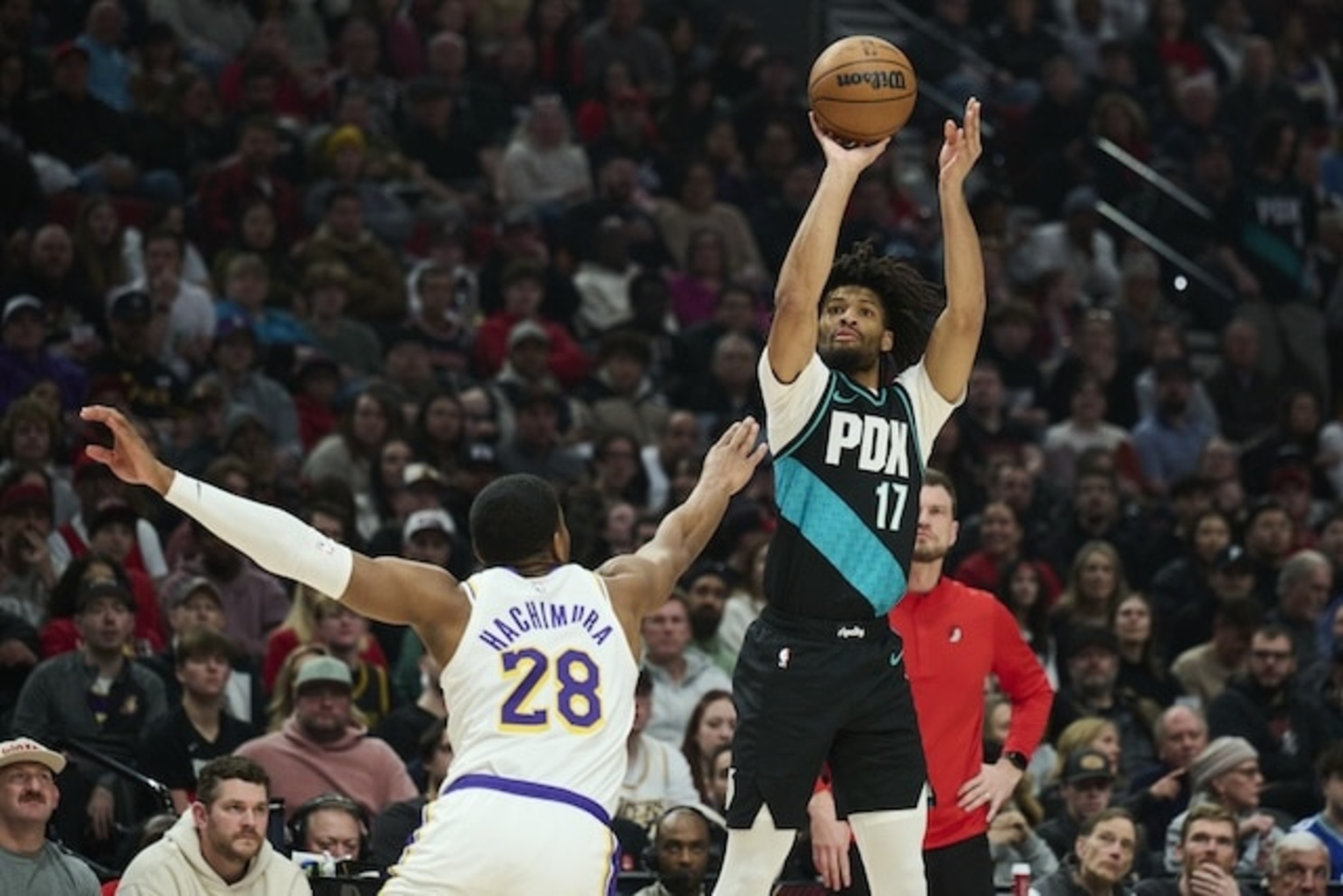 Shorthanded Lakers can't keep up with Trail Blazers