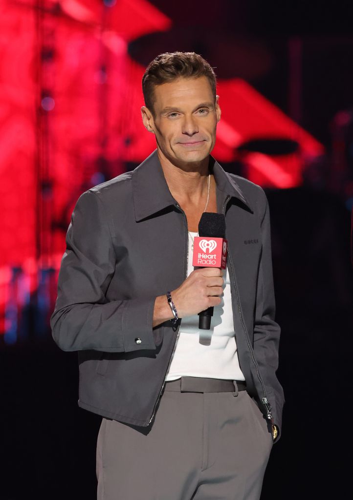 Ryan Seacrest's new look has fans all saying the same thing