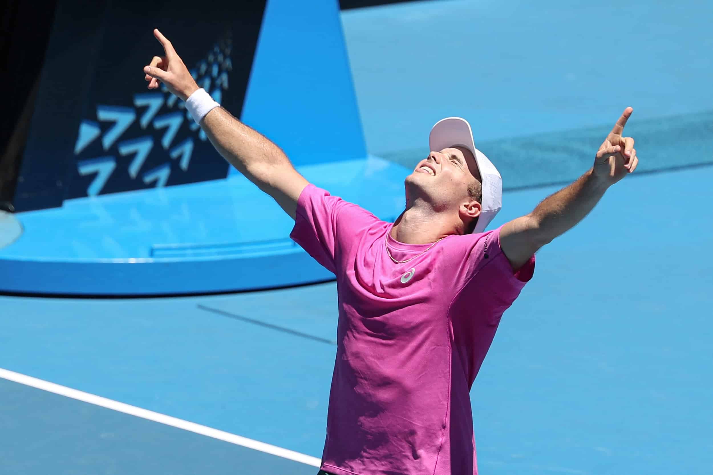 Australian Open: British qualifier makes mum proud with upset win