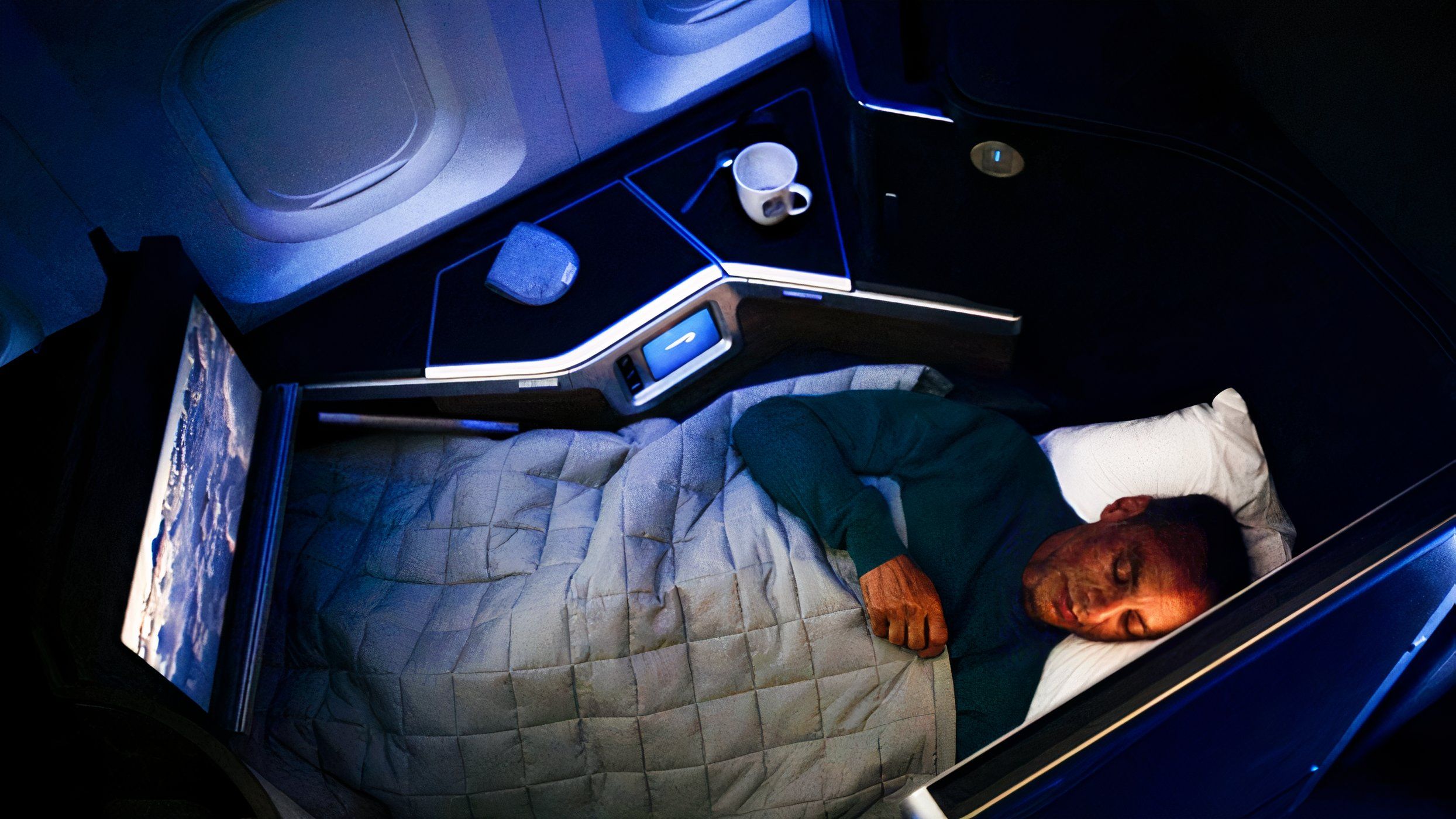 This is how you can sleep better on a flight