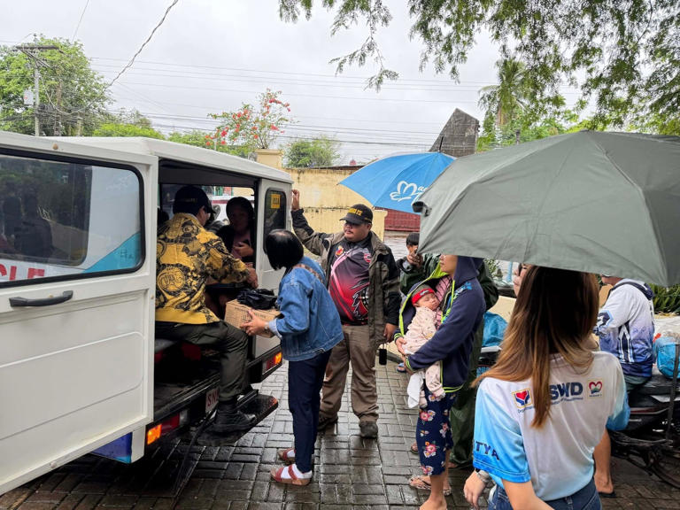 Albay towns ease shelters as Ada evacuees return
