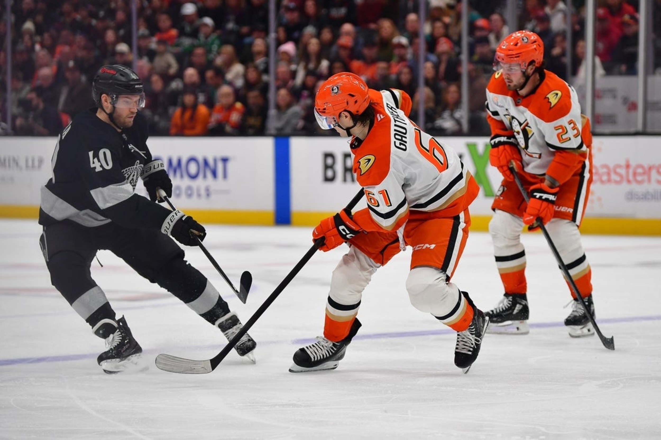 Ducks beat rival Kings for 2nd straight night in extra time
