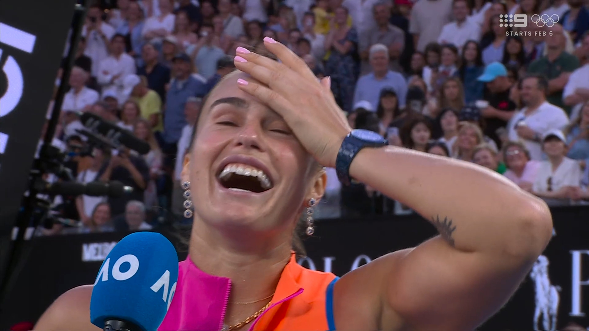 Sabalenka's priceless interaction with Federer, Laver