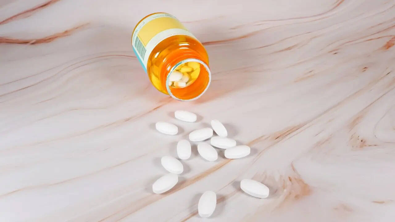 Atorvastatin linked to serious complications, NHS issues warning