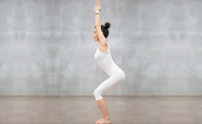 8 effective yoga asanas to strengthen knees and improve mobility