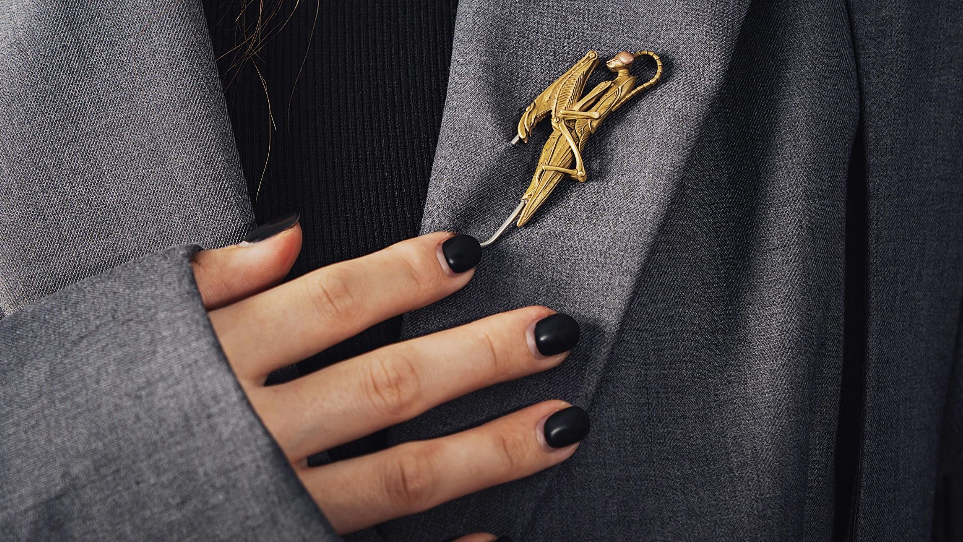 Esta pieza de joyería, que antes se creía reservada para las abuelas ...