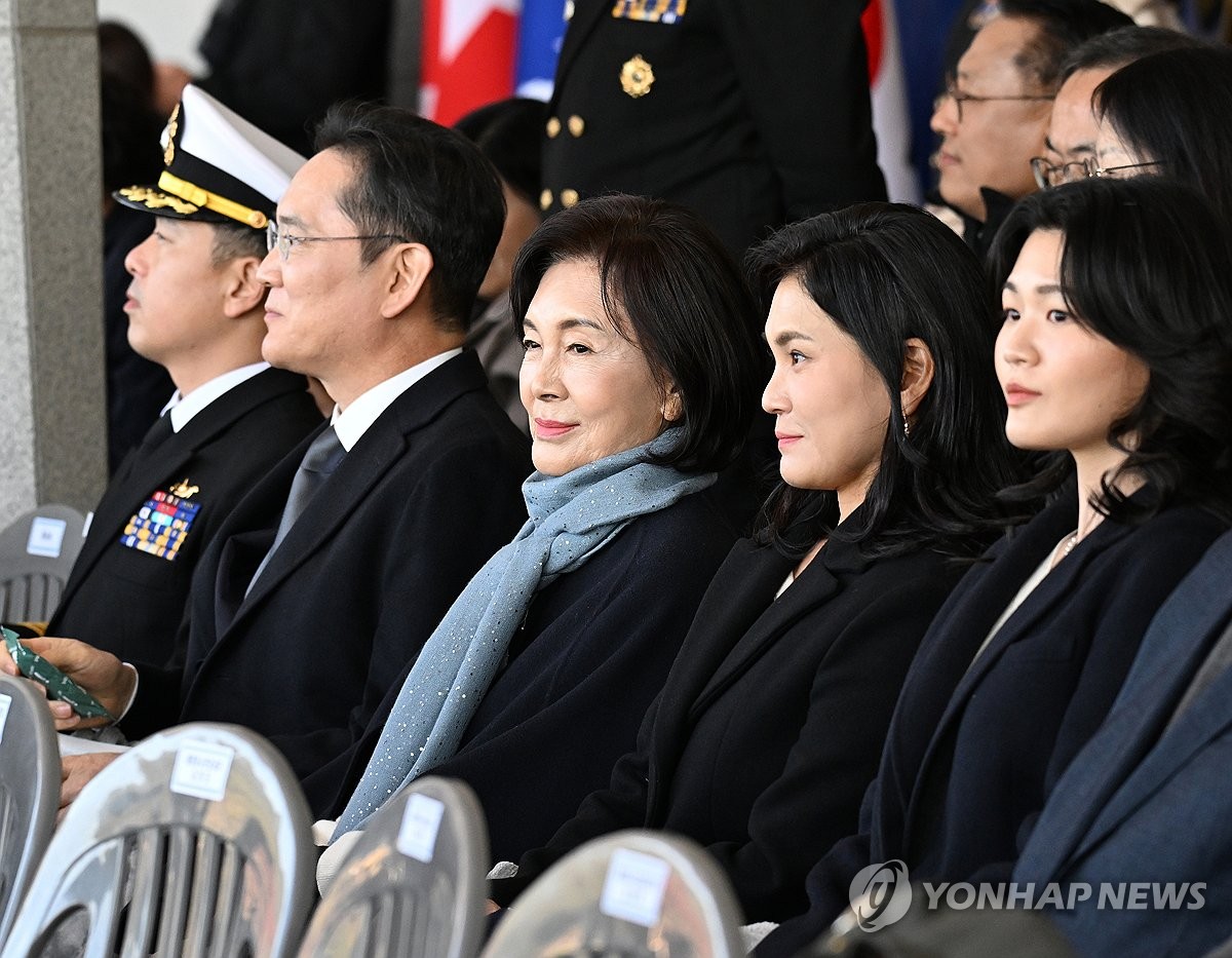 Samsung family to sell 2.8 tln won worth of stake in Samsung ...