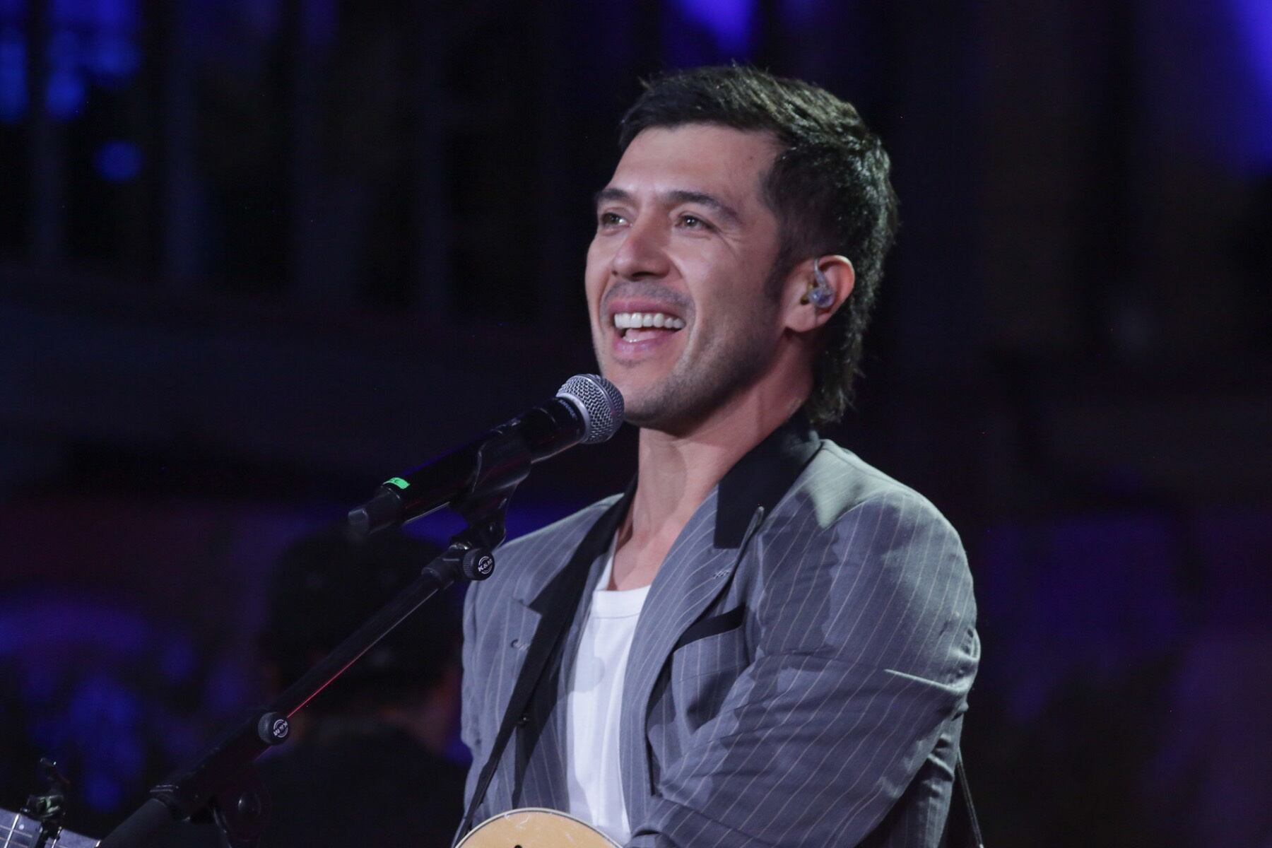 Américo canta a su amor, León Murillo divide al público y Gepe con todo ...