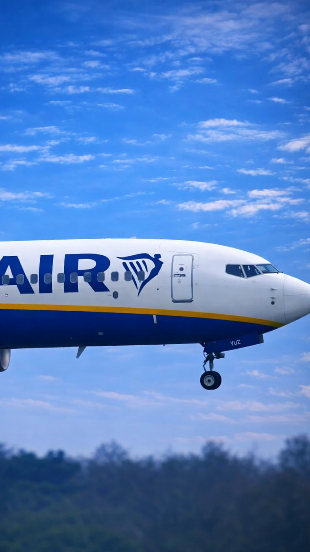 Watch this jet slow down after touchdown