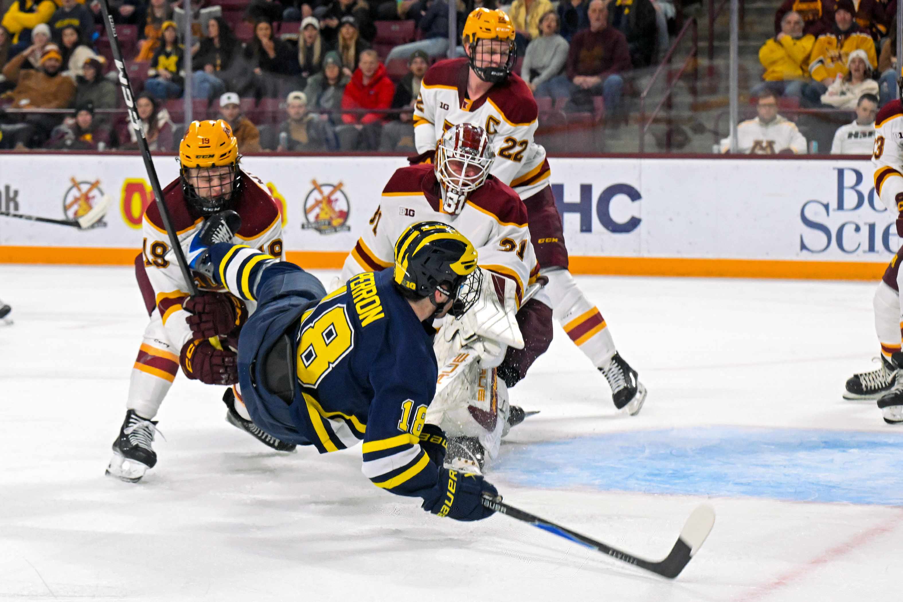Michigan hockey beats Minnesota in OT to sweep the weekend series