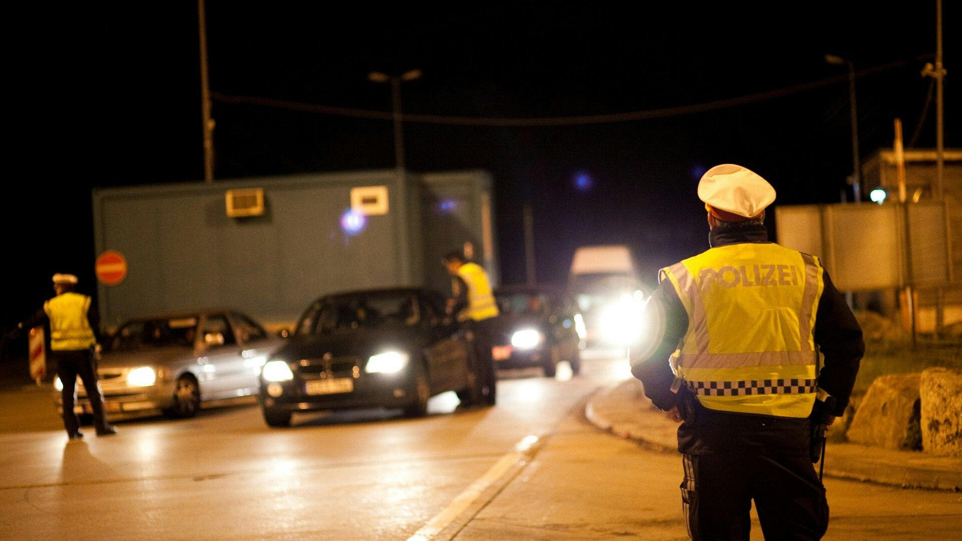 Fast 100 km/h am Gürtel – Lenkerin (18) ist Schein los