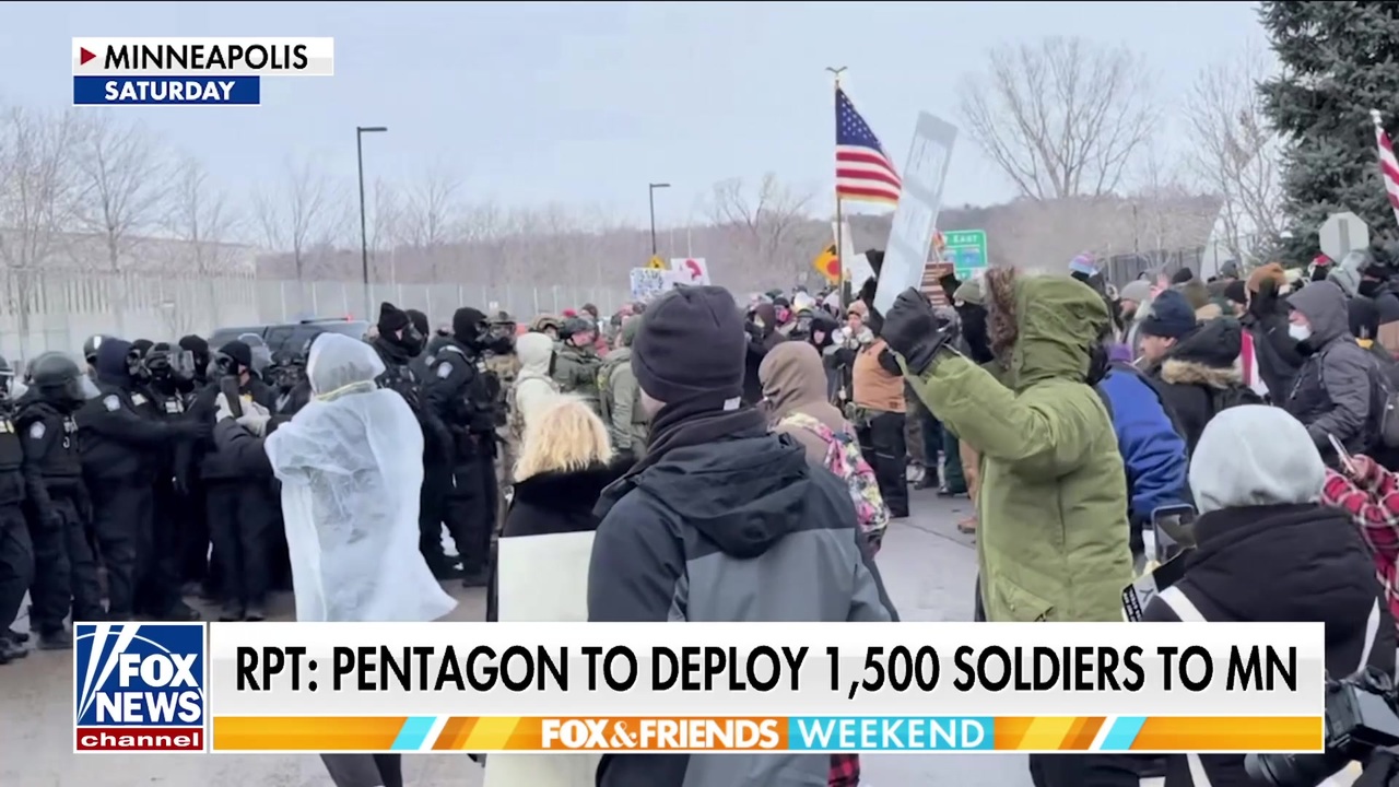 Pentagon reportedly mobilizes 1,500 troops as Minneapolis ICE clashes ...