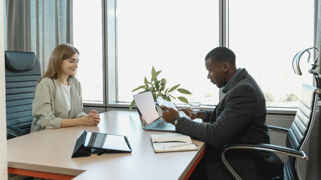 Job hopping collapses as 'hiring recession' forces workers to stay put