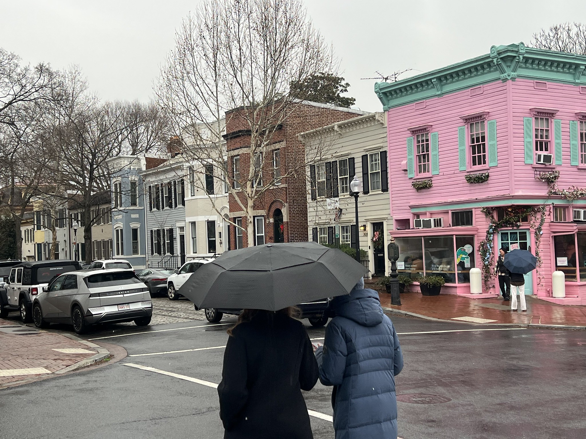 CWG live: Rain and snow likely this afternoon, especially east of DC