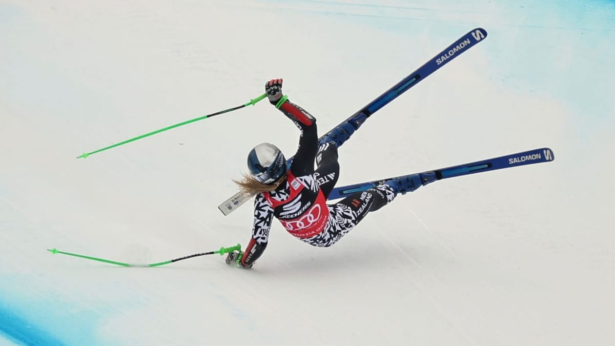 Heftiger Sturz: Tränen bei Ski-Favoritin Robinson