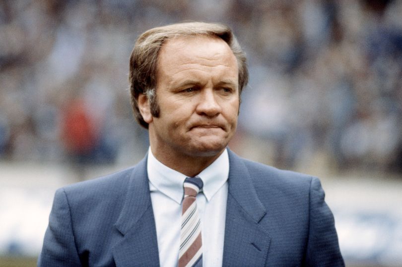 How Sir Alex Ferguson shocked Man Utd players and massaged stars after ...