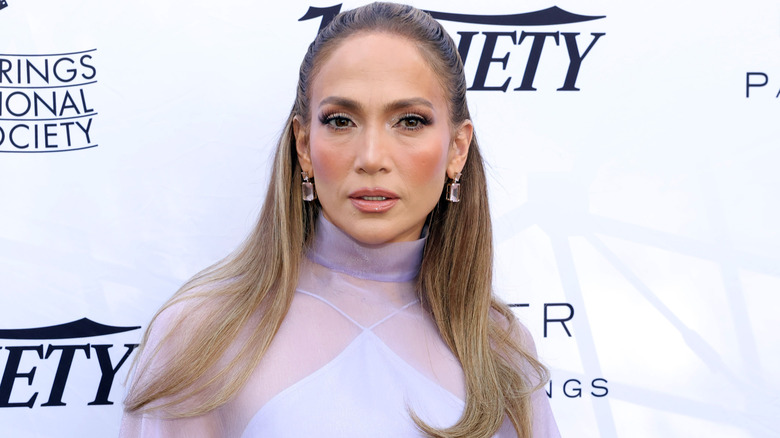 7 celebs who look totally different without their hair extensions