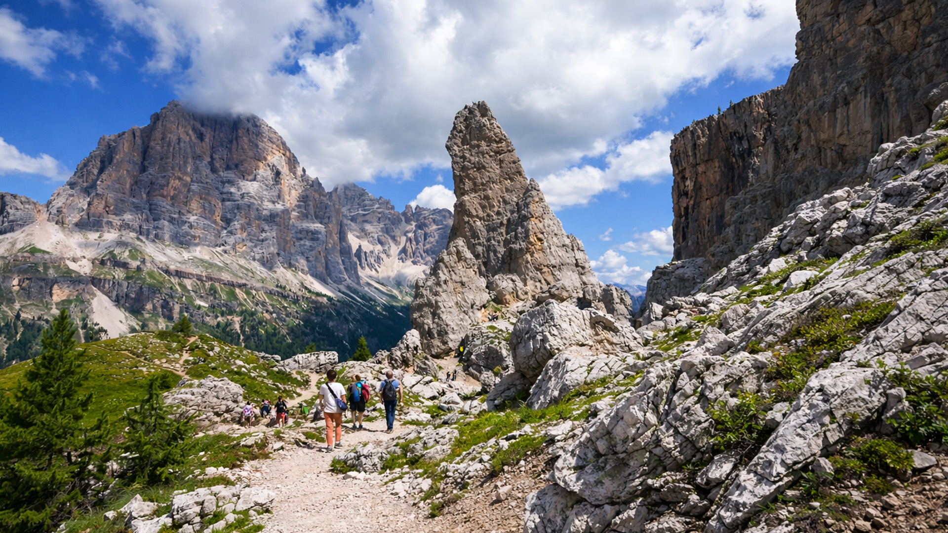 Scénické trasy Cinque Torri v Dolomitech u Cortiny (4K)