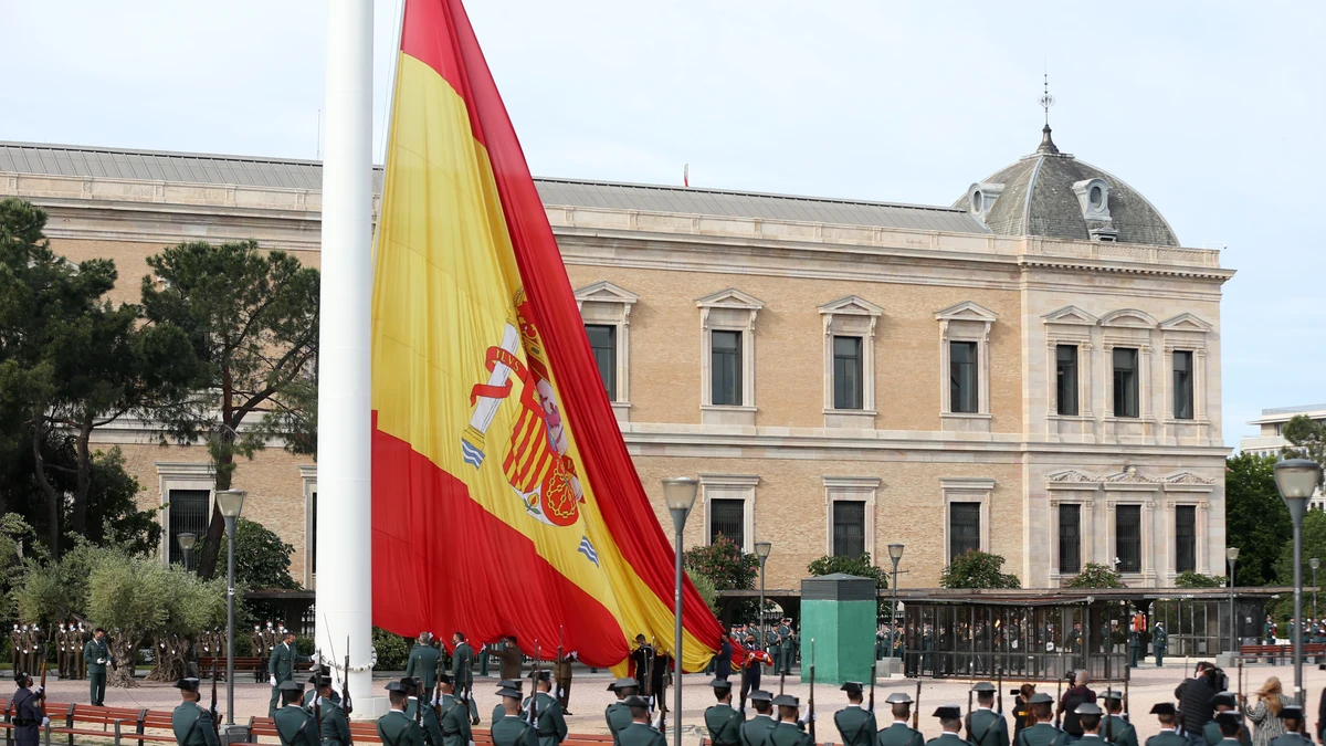 La Guardia Civil protagoniza el miércoles el izado ordinario de la ...