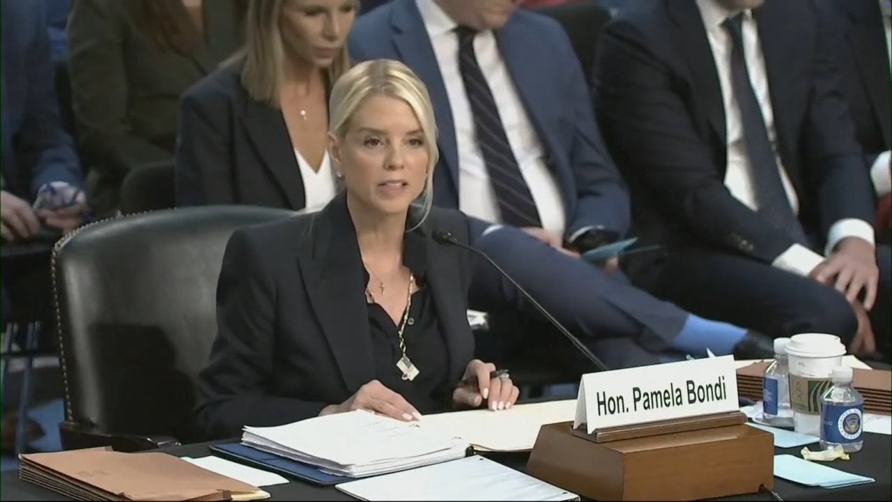 'You lied about being in the military!': Pam Bondi, who works for a ...