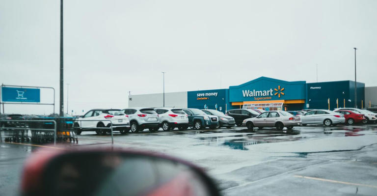 Walmart stock hits record high on Google Gemini AI partnership—agent ...