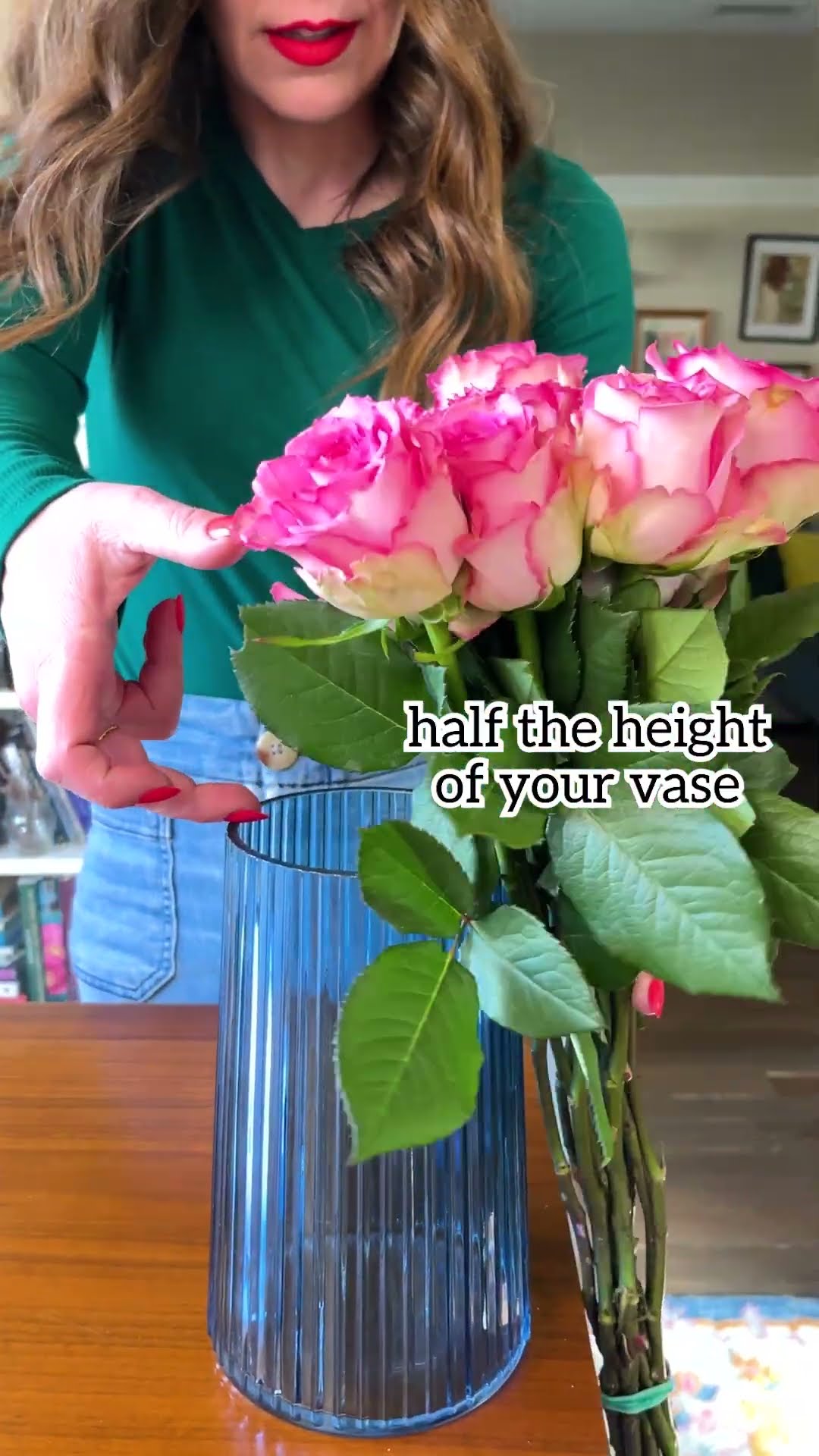 💐 How to cut flowers for your vase height #flowers #homedecor #floraldesign