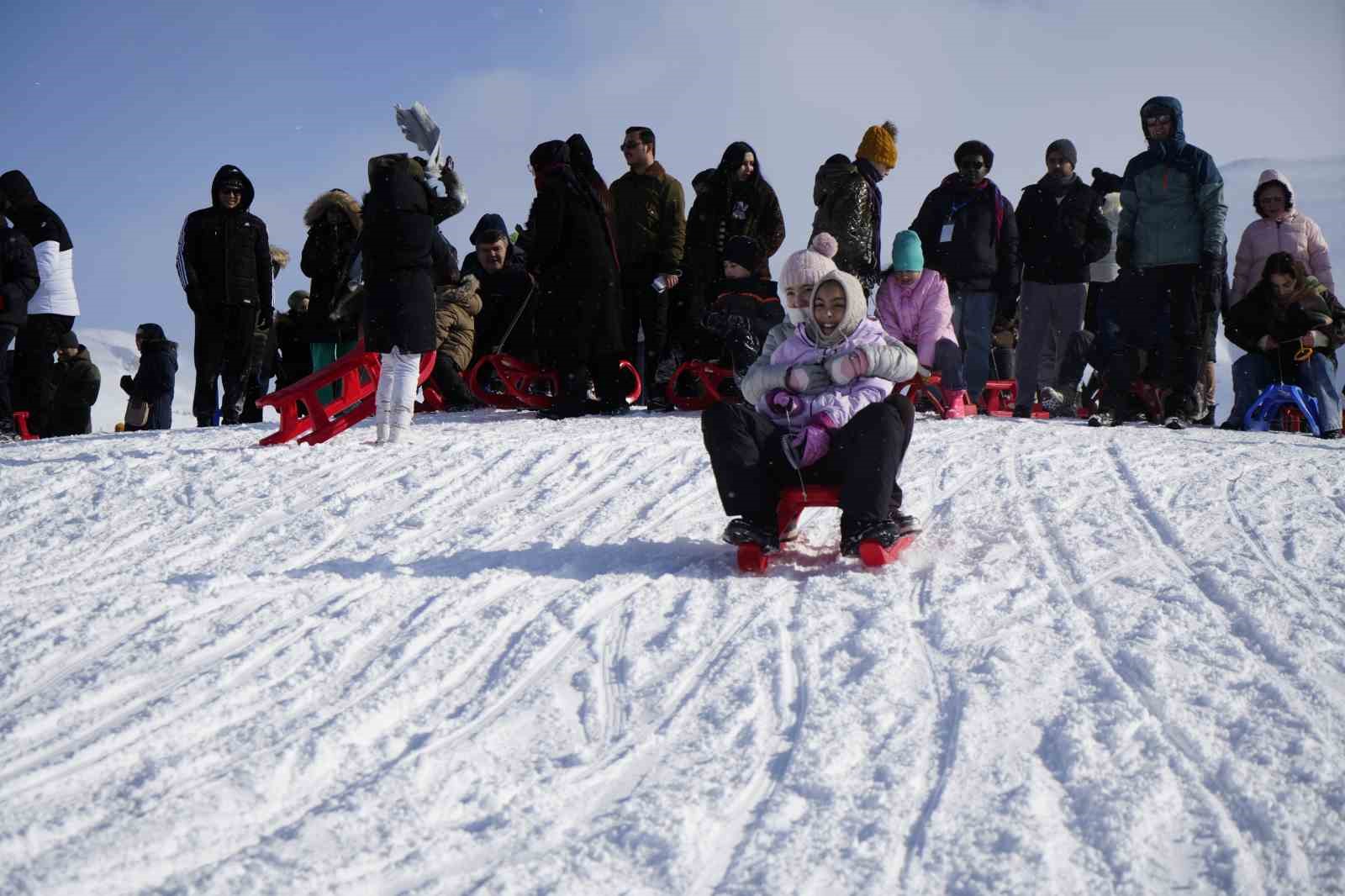 Zigana Kayak Merkezi’nde sömestr tatiliyle birlikte yoğunluk yaşandı