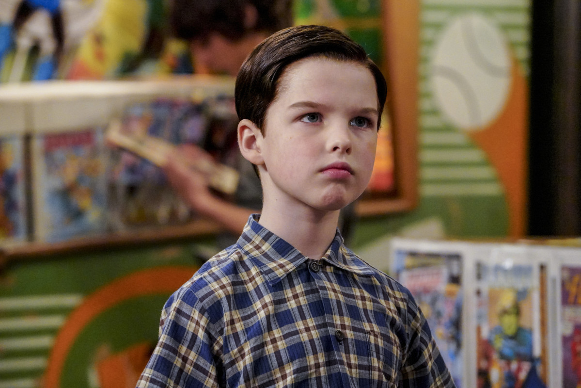'Young Sheldon' actor Iain Armitage is all grown up in mature suit-and ...
