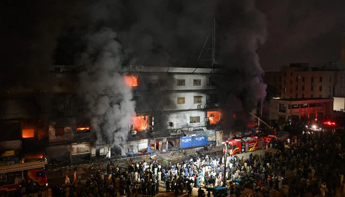 Karachi Gul Plaza fire 77 percent contained, rescue ongoingPublished on ...