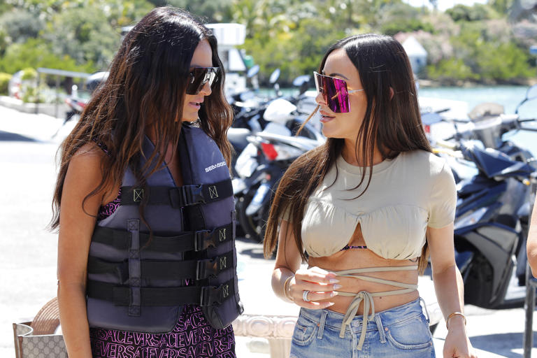 Angie Katsanevas savagely trolls 'RHOSLC' co-star Lisa Barlow over Ben ...