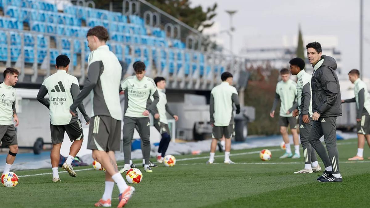 Día de estrenos en el Castilla ante el Mérida