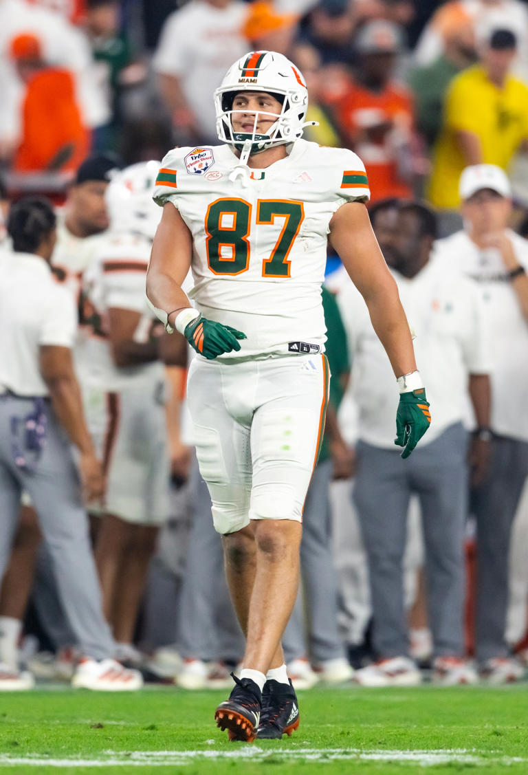 Miami TE from Shore eyes CFP title after brother’s Notre Dame run