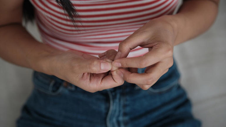 Skin picking – Anzeichen und mögliche Ursachen