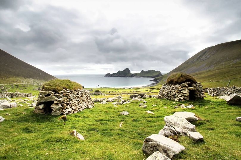 Breathtaking abandoned islands off Scottish coast is walkers' paradise ...