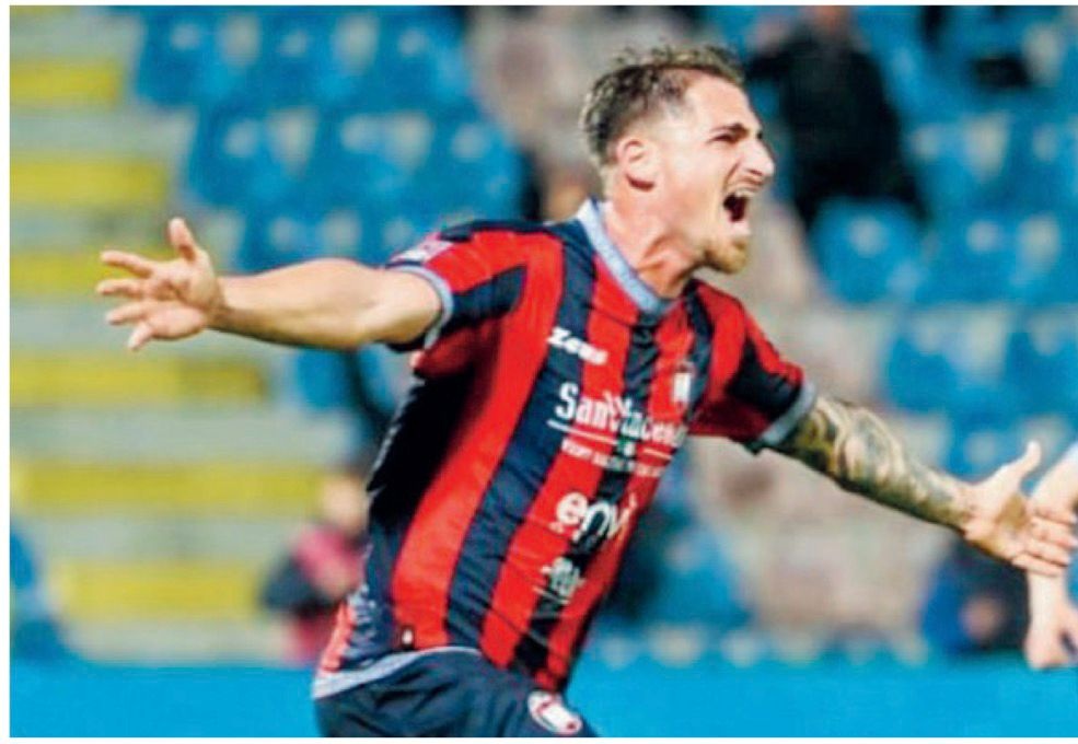 Crotone “distratto” dal mercato: arriva il difensore Novella