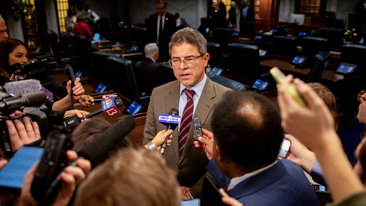 Trump vows to 'take out' Indiana GOP leader over redistricting fight