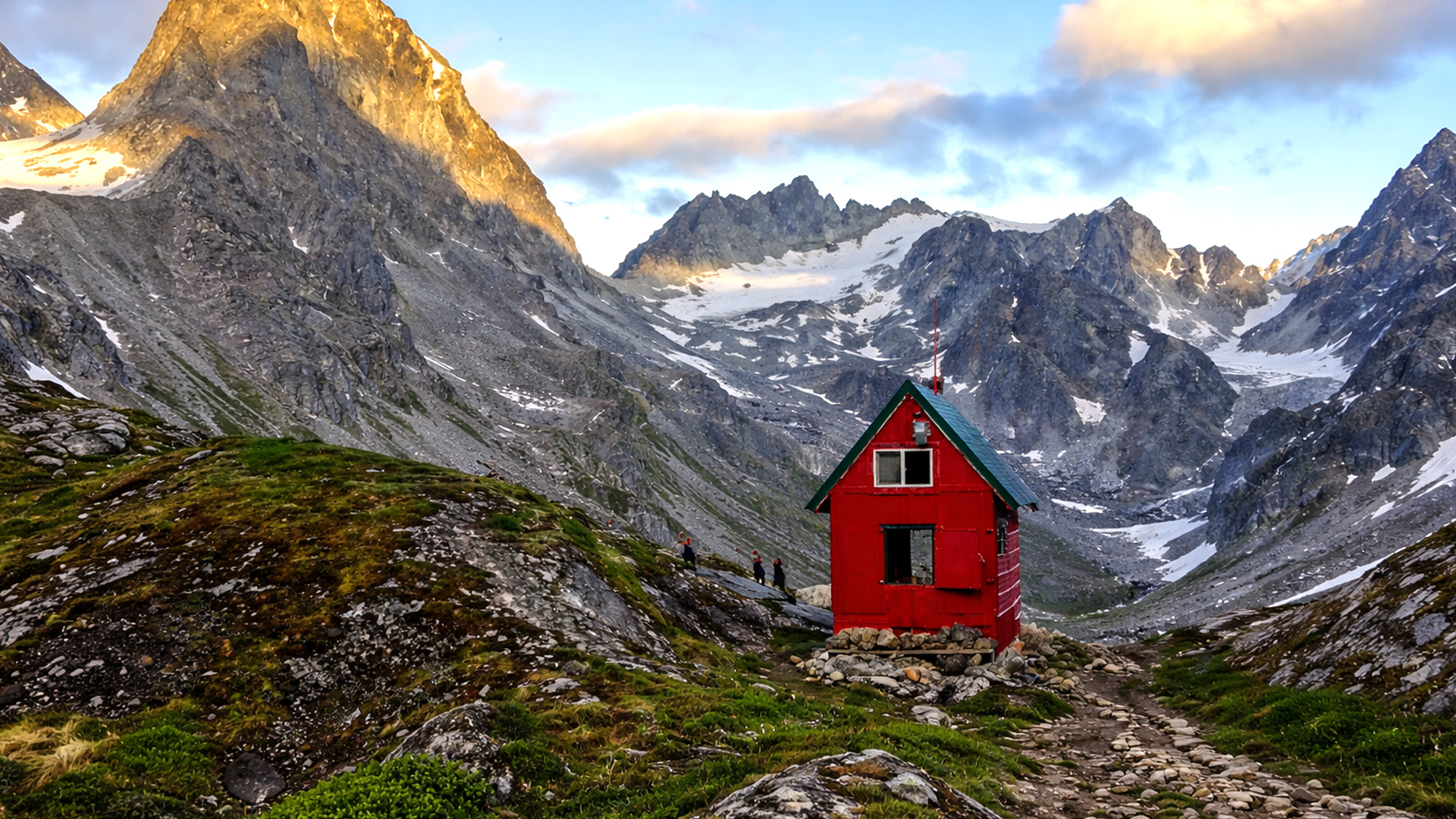 Eine Hütte inmitten unendlicher Wildnis