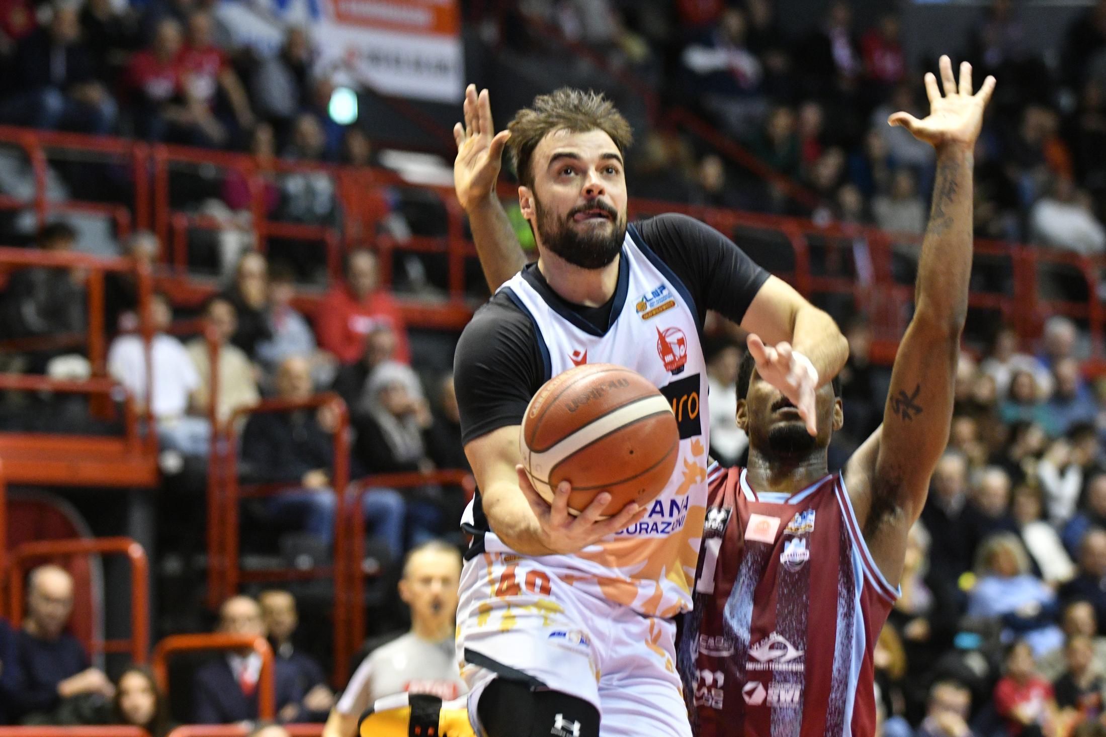 Le pagelle. Stephens e Pepe le due anime. Tavernelli cresce ma non basta