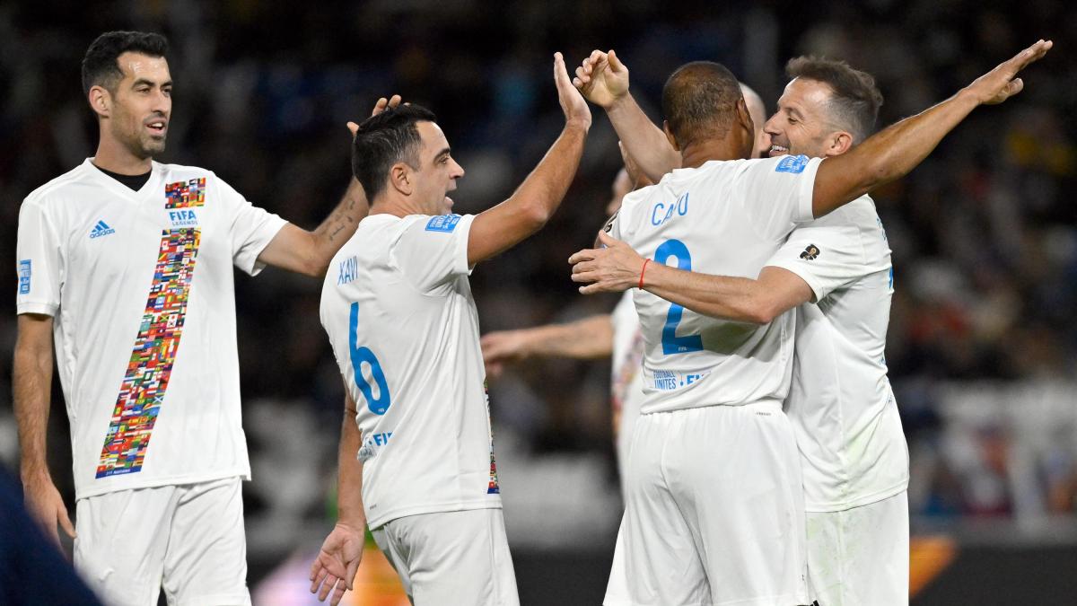 5-5: El equipo de Leyendas FIFA, con Xavi, Puyol y Busquets, cae en lo ...