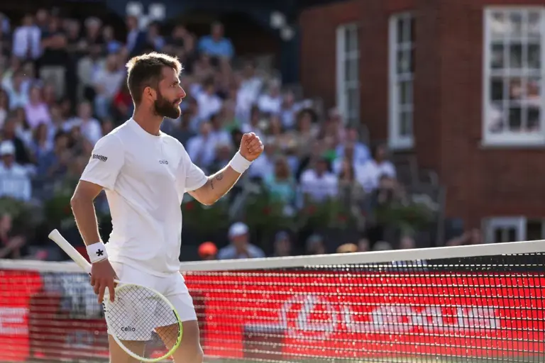 Moutet tranquiliza sobre lesão na coxa: "Senti-me bem, estou saudável"