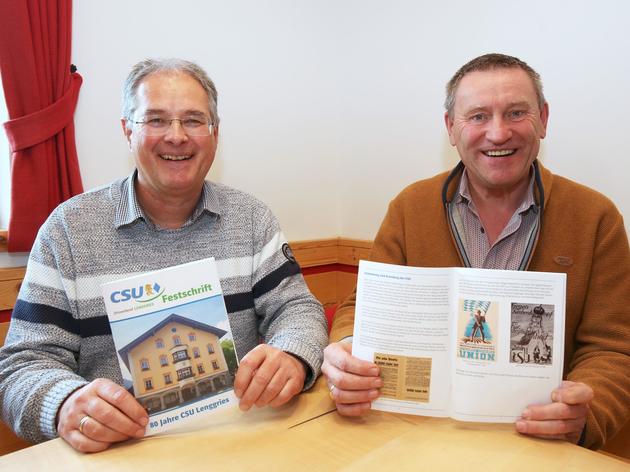 Eine Chronik erzählt die Geschichte der Lenggrieser CSU