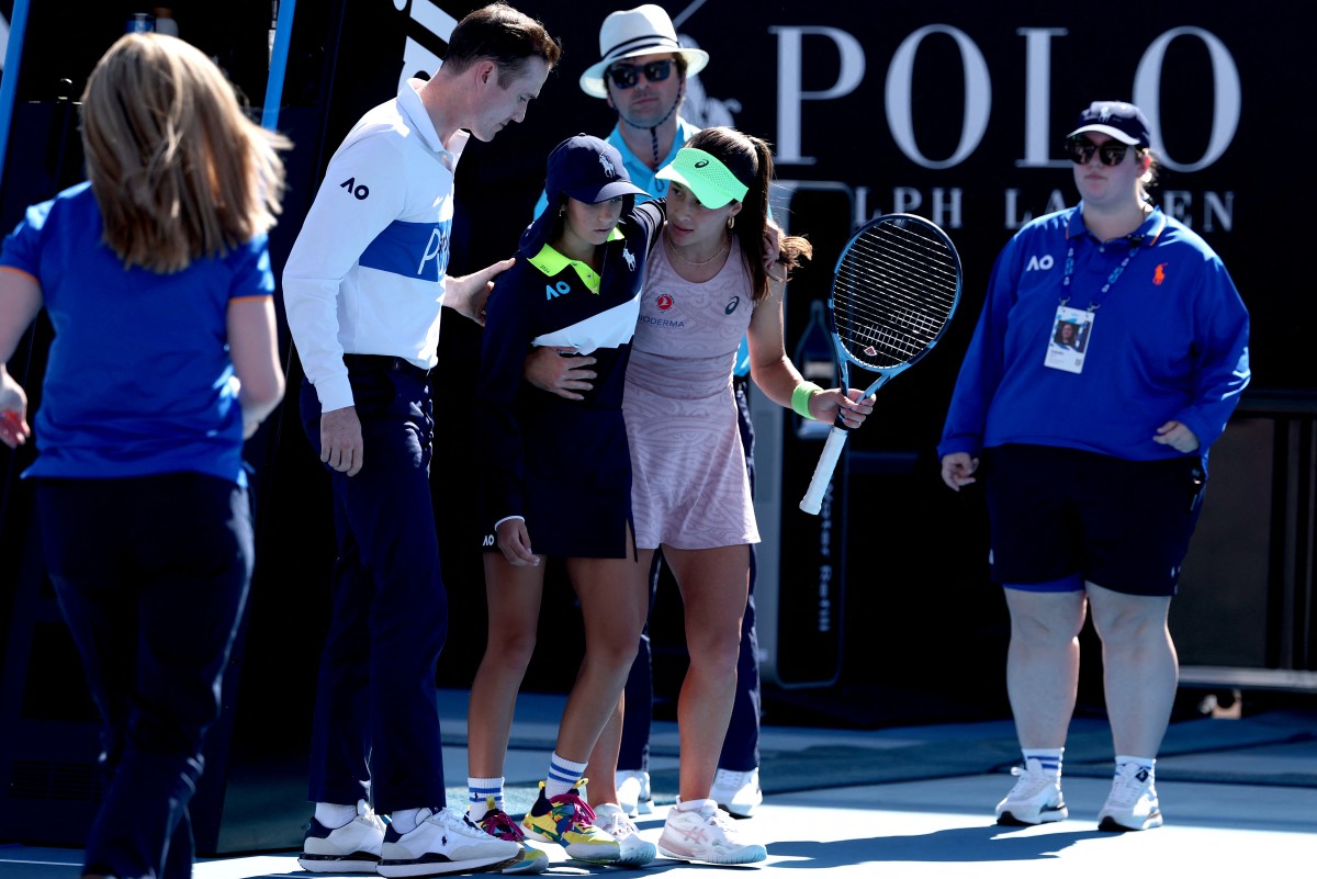 Turkiye’s Sonmez aids ball girl; enters Australian Open tennis 2nd round