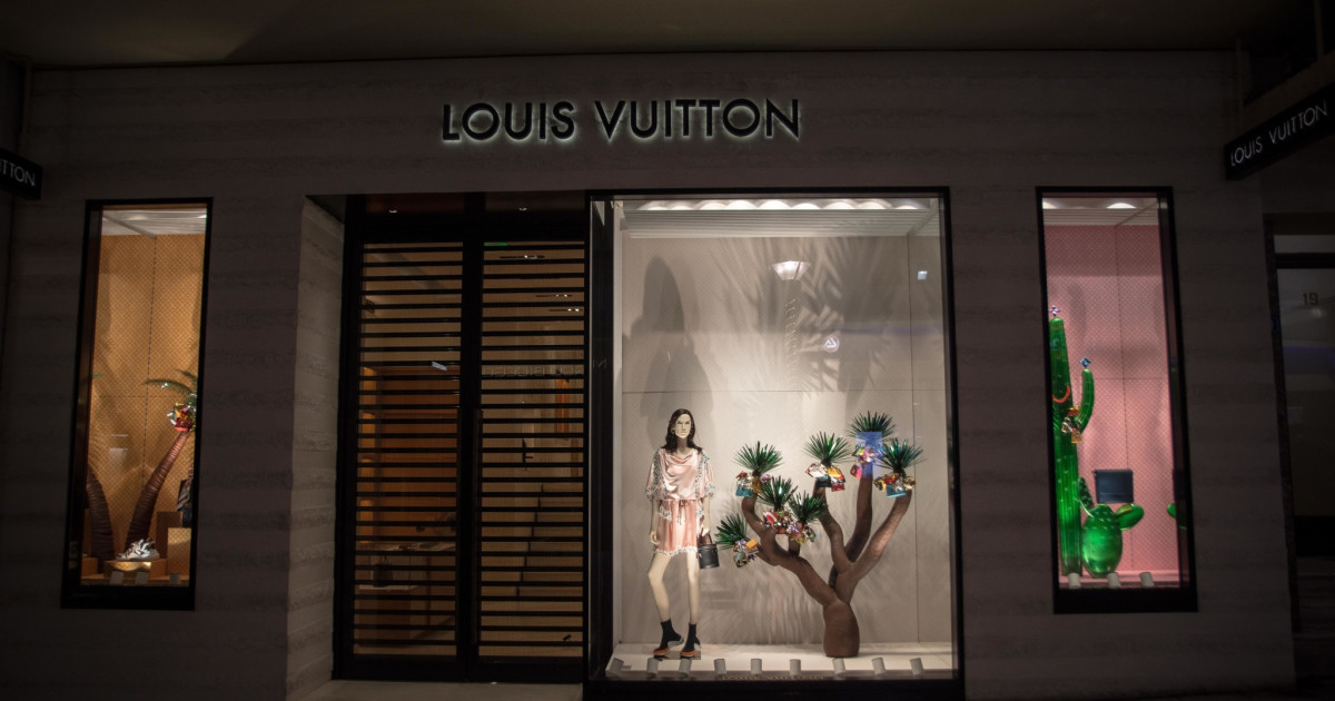Louis Vuitton, Chanel, Hermès: Γιατί η Ελλάδα γίνεται cash machine της ...