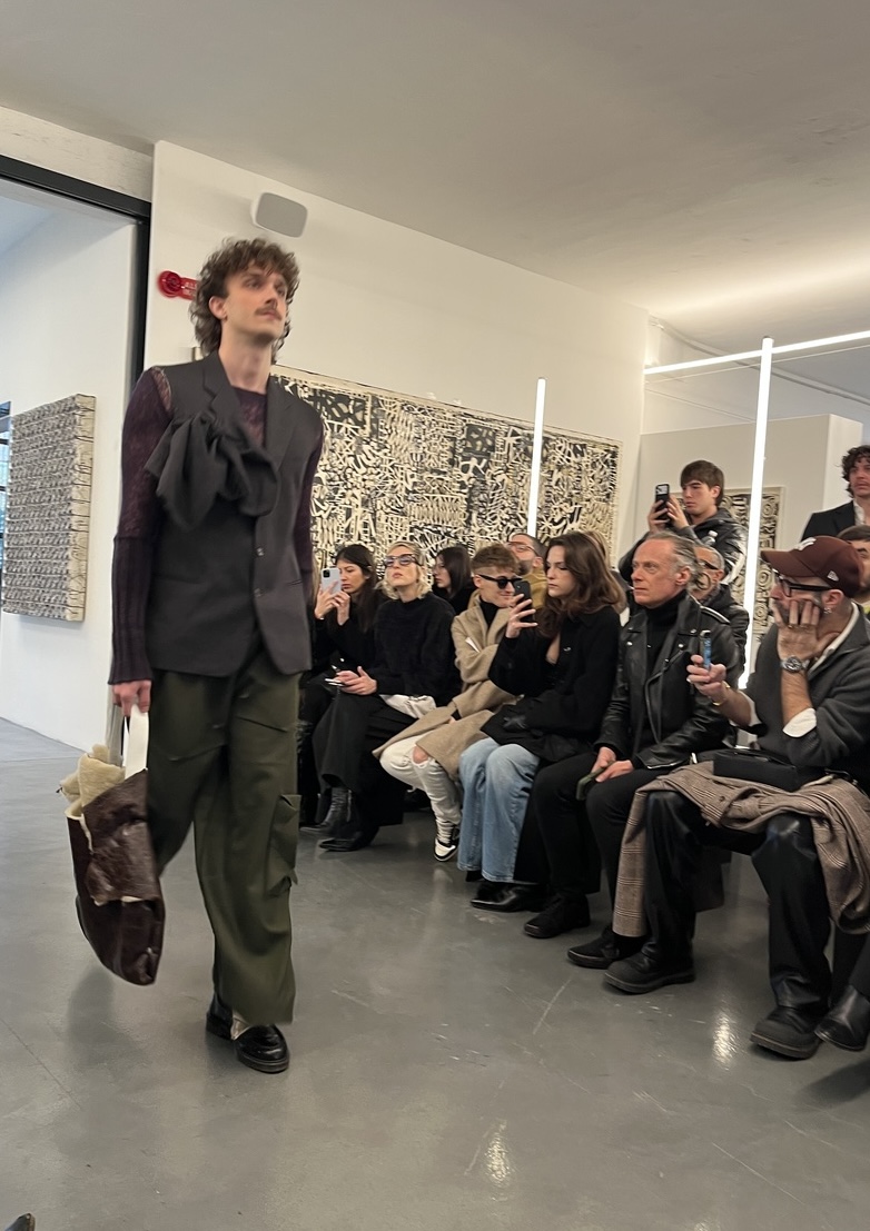 Il tailoring punk di Simon Cracker alla Milano fashion week