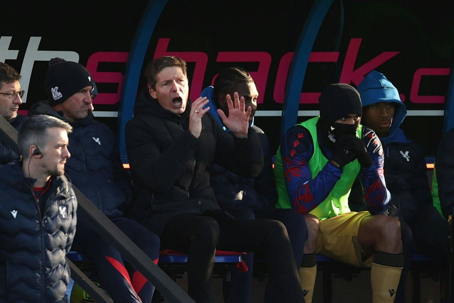 „Da sitzen nur Kinder!“: Glasner platzt der Kragen – fliegt er sofort?