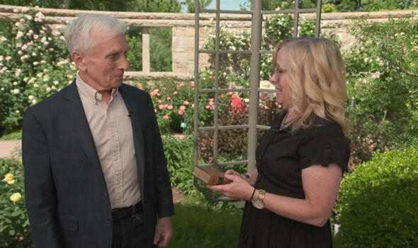 Antiques Roadshow guest asks expert for hug after emotional family ...